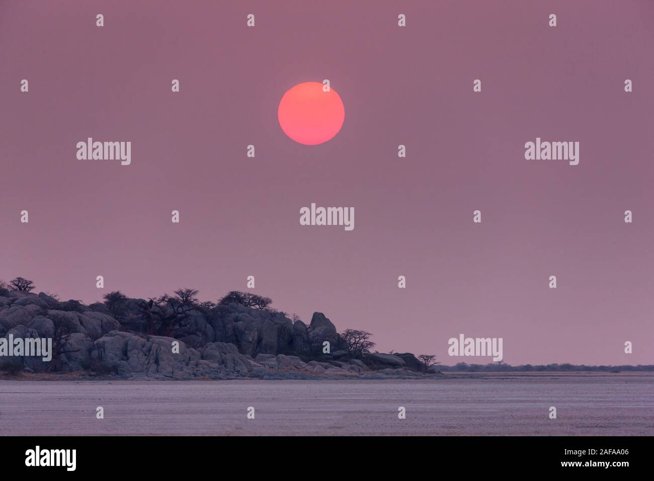 Salt rocks lake hi-res stock photography and images - Alamy