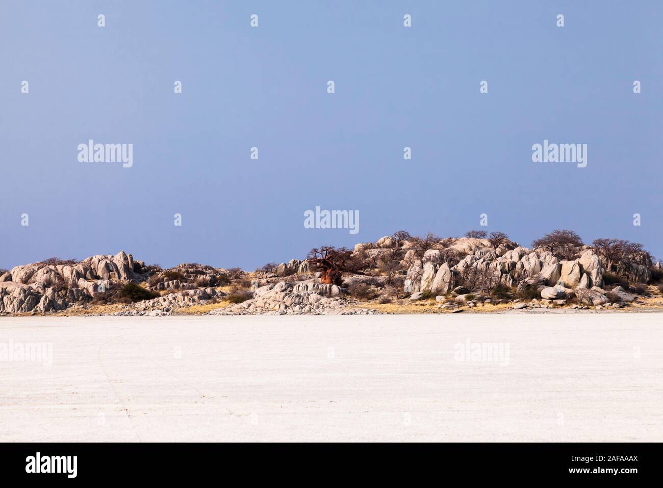 Rocky Kubu island in salt pan, Sowa pan(Sua pan), Makgadikgadi pans ...