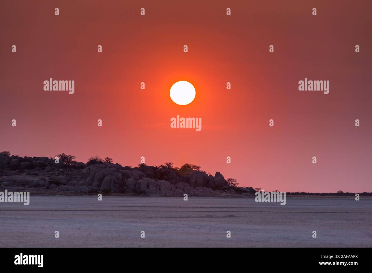 Sunset at Kubu island in white salt pan, Sowa pan, Sua pan ...