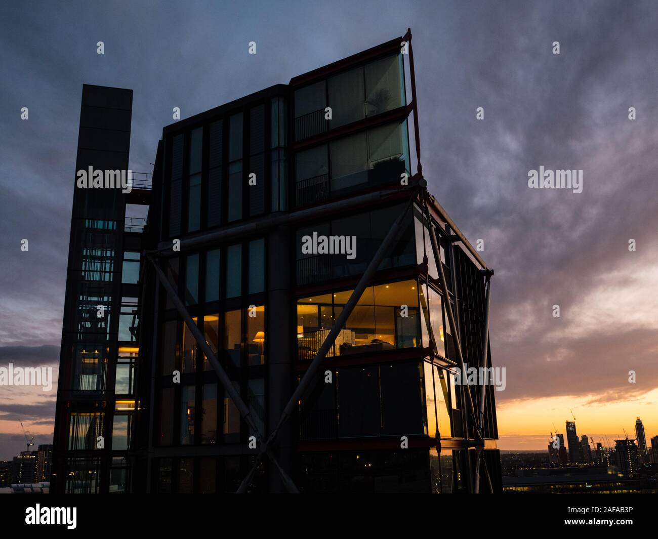 Neo Bankside Apartments, Skyscraper and London Skyline, Bankside ...