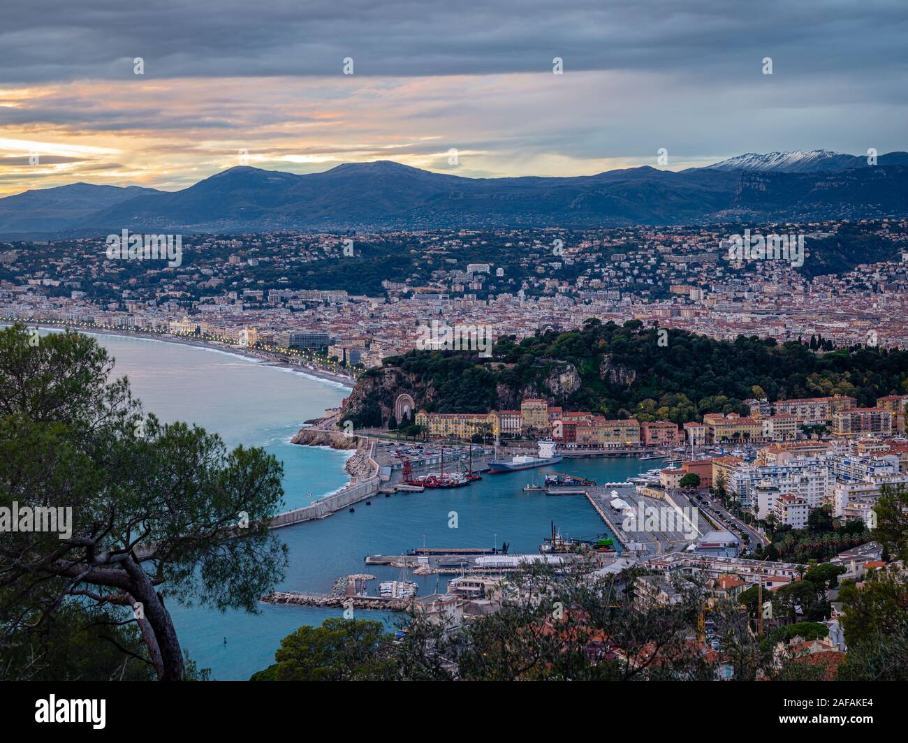 Nice french riviera castle hill hi-res stock photography and images - Alamy