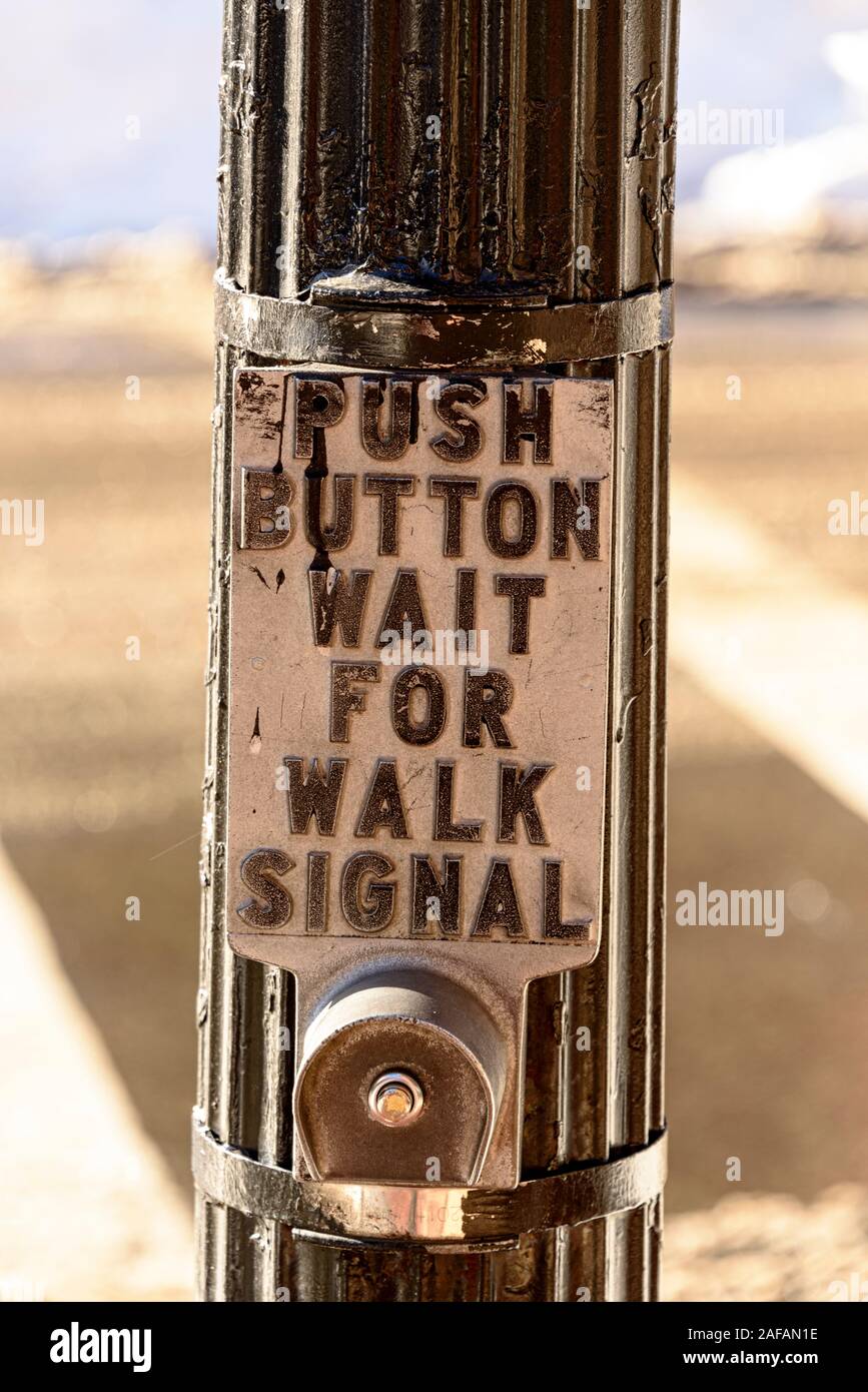 United states walk cross signal hi-res stock photography and images - Alamy