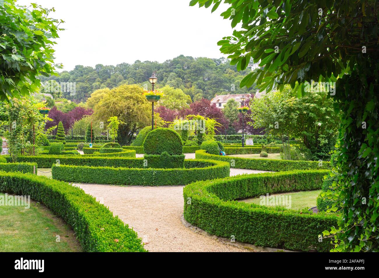 Figures from the bushes in different shapes, park Stock Photo - Alamy