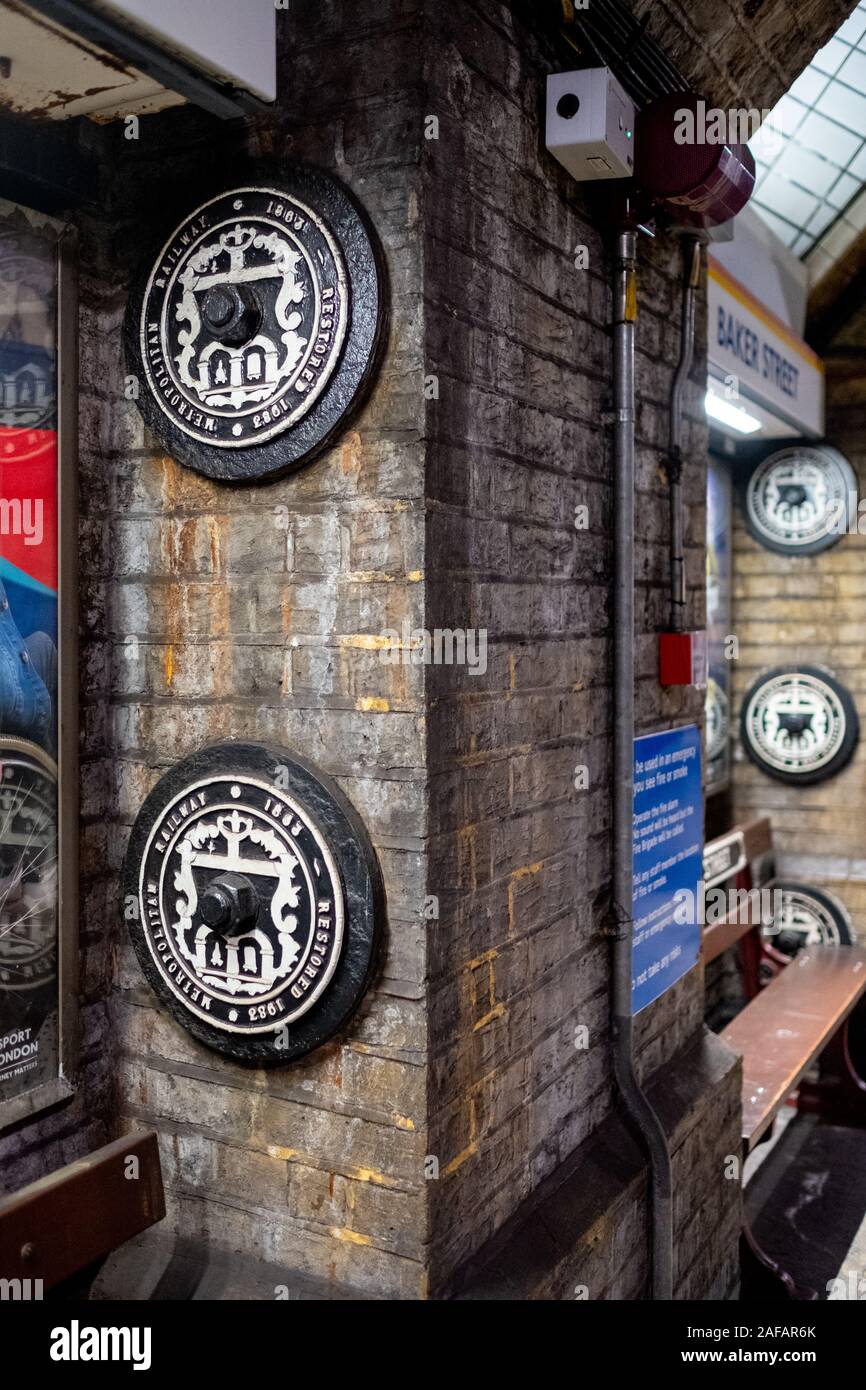 Platform at Baker Street underground train station, showing original ...