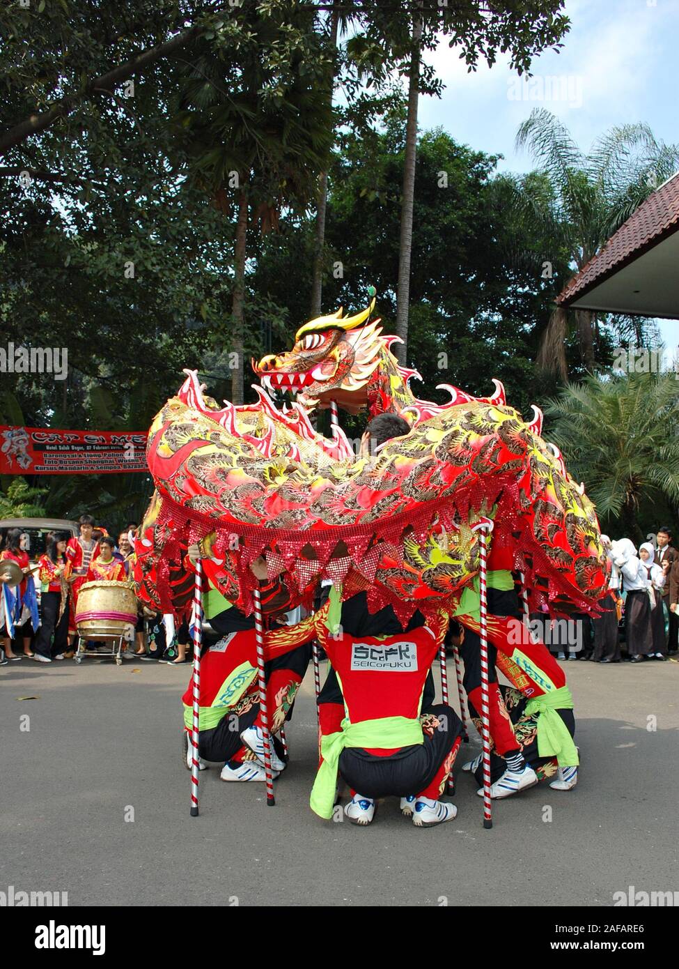 Dragon puppet show in Chinese New Year Festival Stock Photo - Alamy