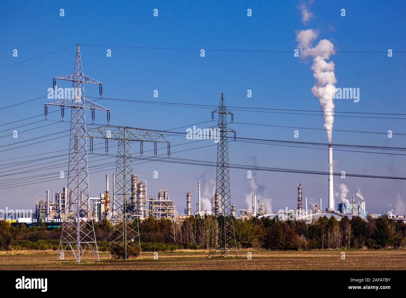 Leuna germany refinery total refinery hi-res stock photography and ...