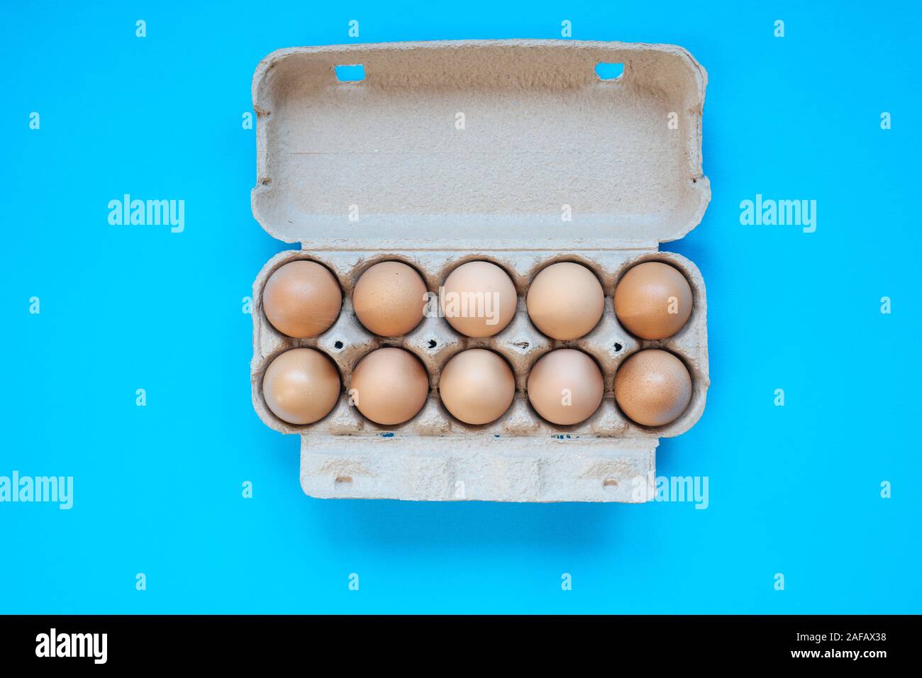 Ten eggs hi-res stock photography and images - Alamy