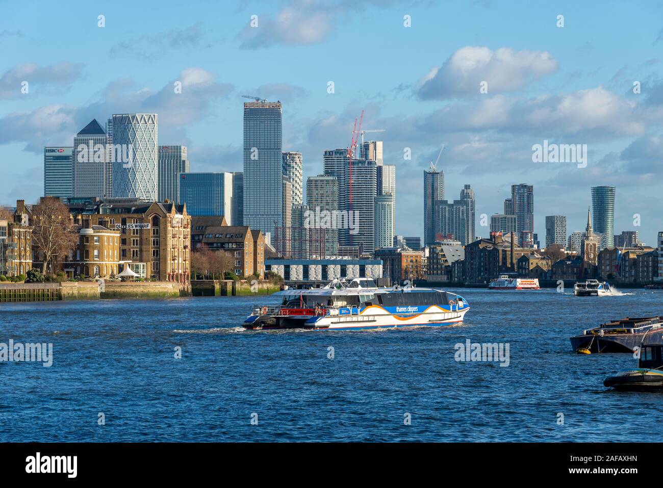 Wapping skyline hi-res stock photography and images - Alamy