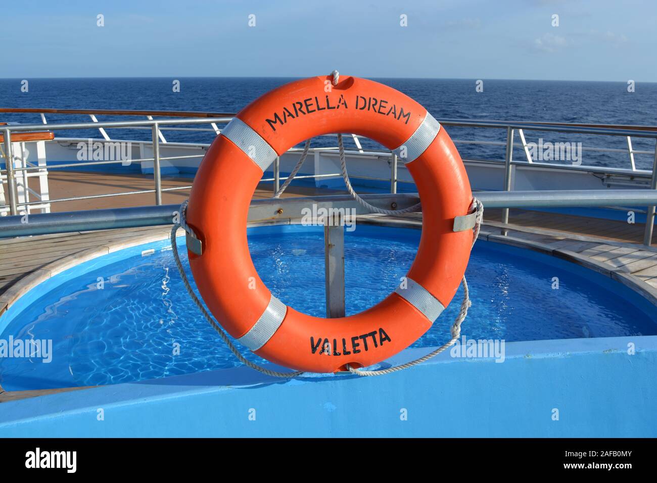 Crusing ship hi-res stock photography and images - Alamy