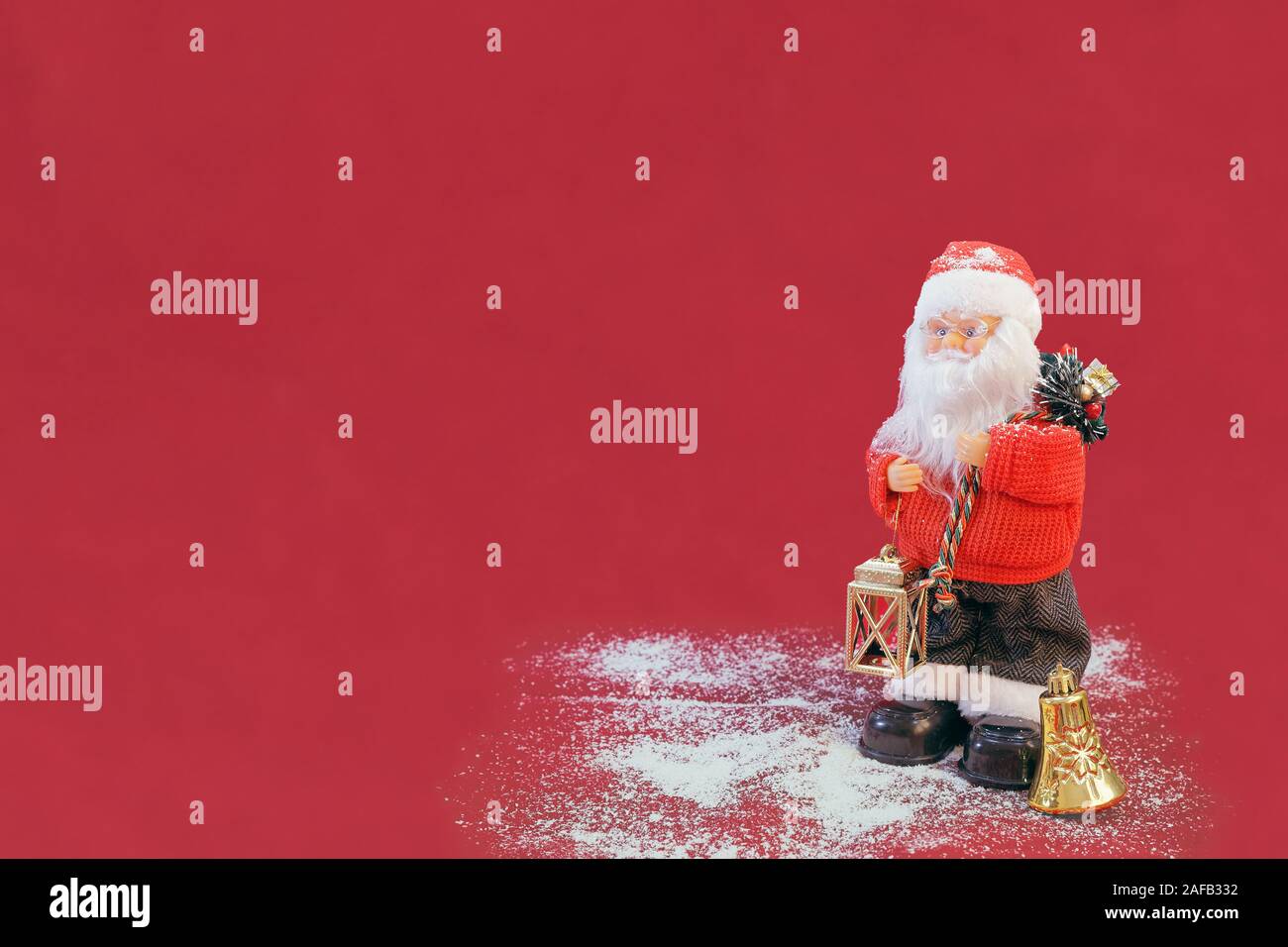 Santa claus on the ground hi-res stock photography and images - Alamy
