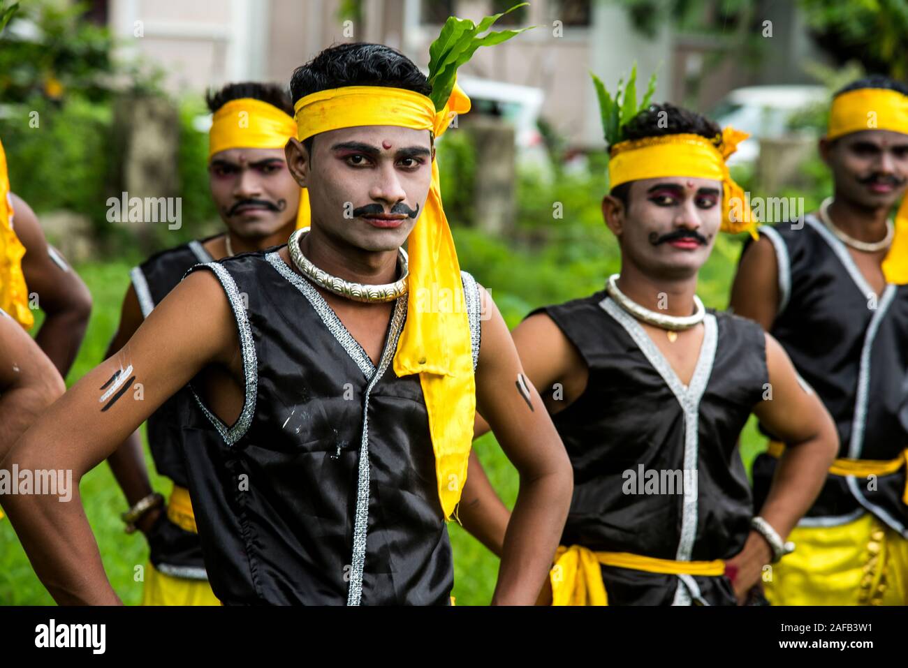 Gond tribe hi-res stock photography and images - Alamy