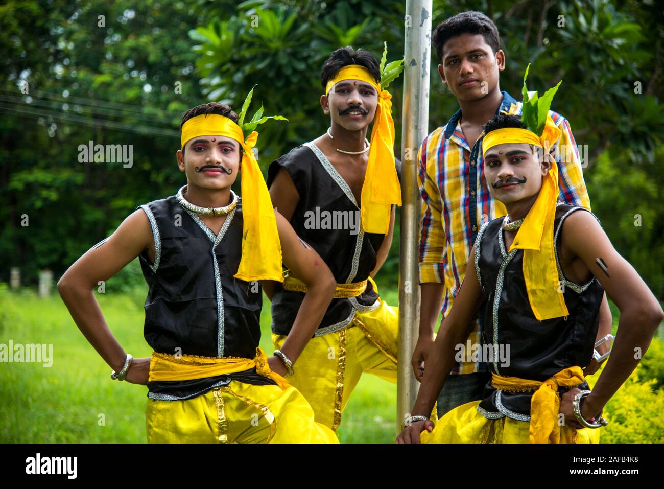 Gondi tribe hi-res stock photography and images - Alamy