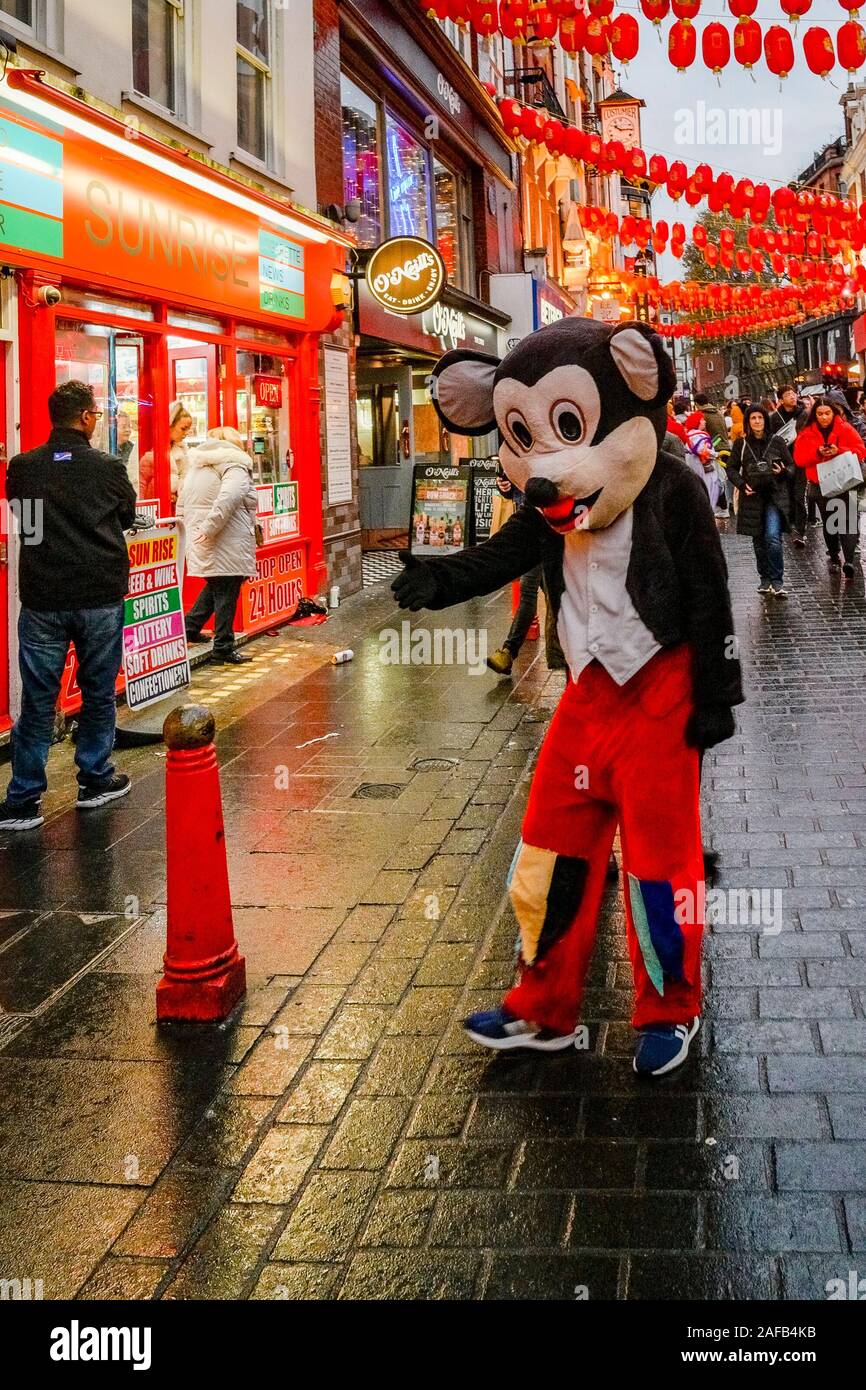 London mickey mouse hi-res stock photography and images - Alamy