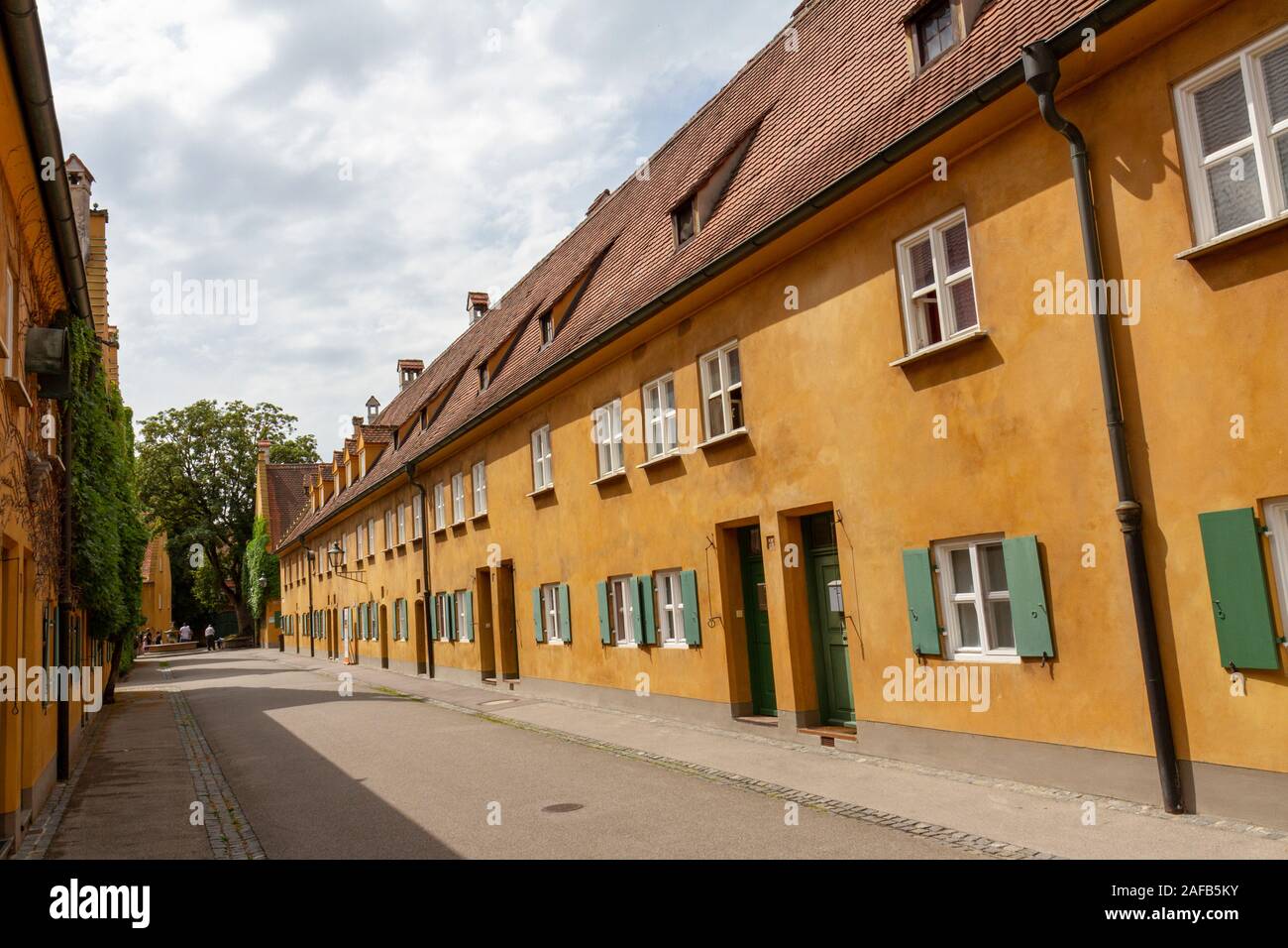 Rich street hi-res stock photography and images - Alamy