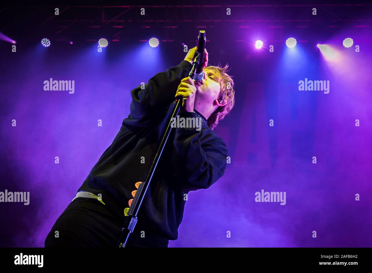 Lewis capaldi stage hi-res stock photography and images - Alamy