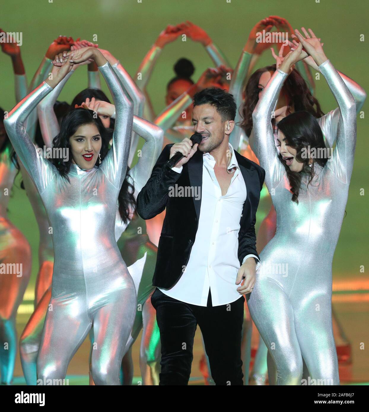 Peter andre performing on stage hi-res stock photography and images - Alamy