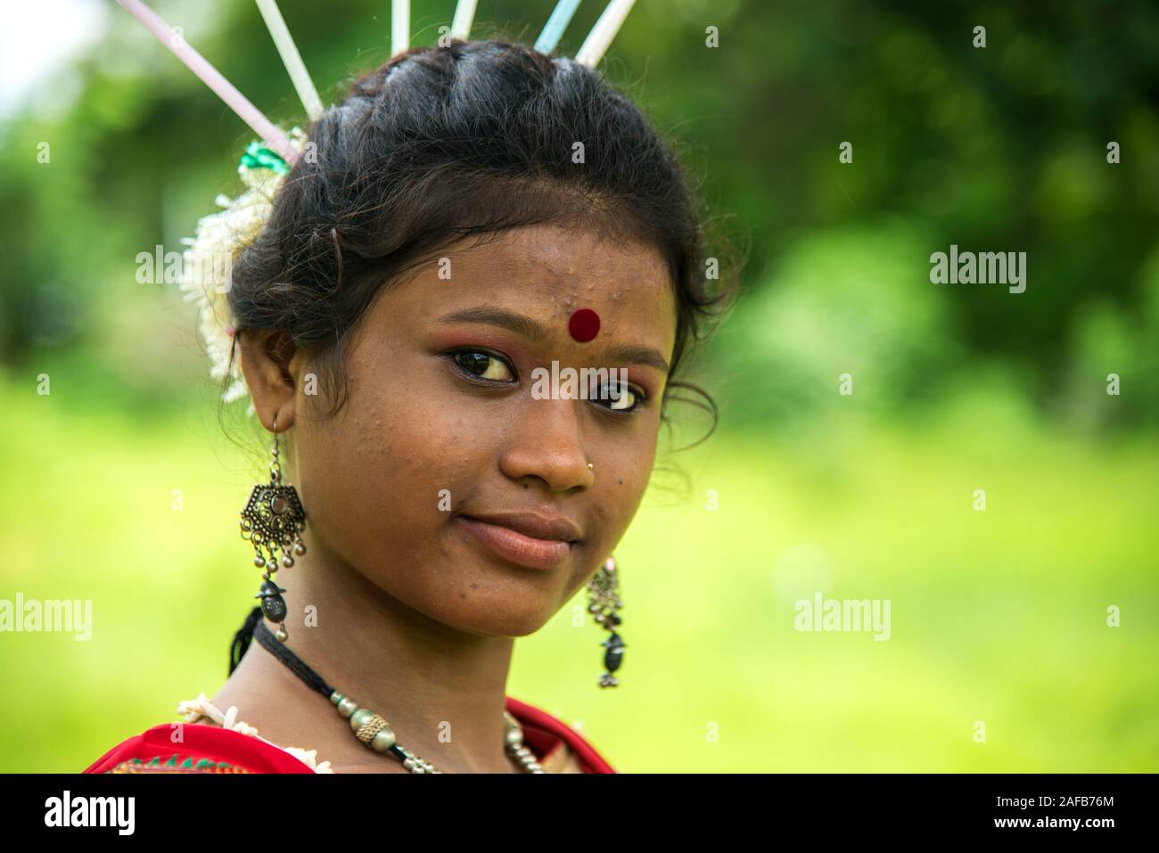 Gondi tribe hi-res stock photography and images - Alamy