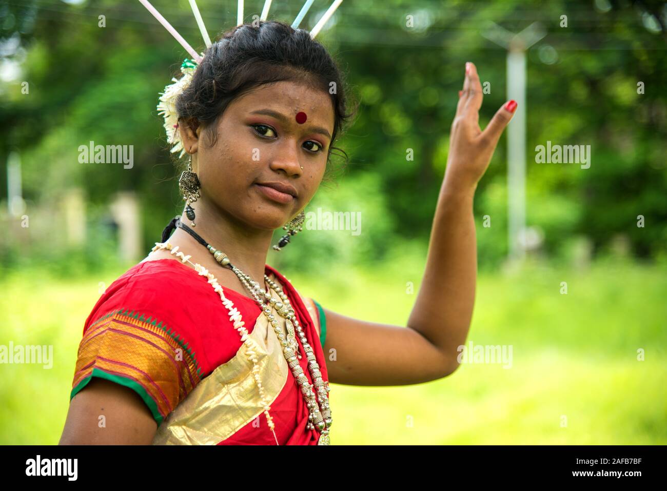 Gond tribe hi-res stock photography and images - Alamy