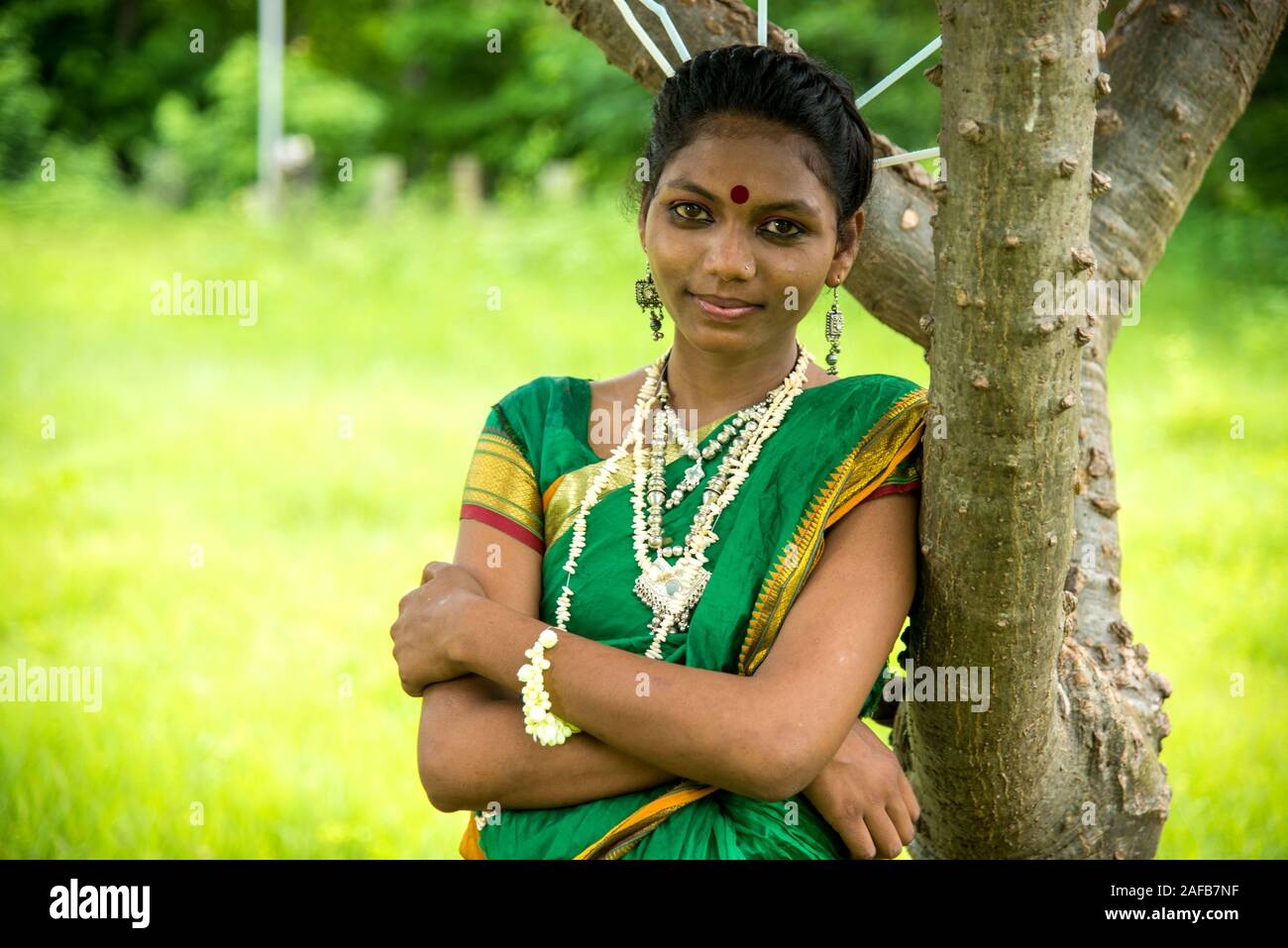 Gond tribe hi-res stock photography and images - Alamy