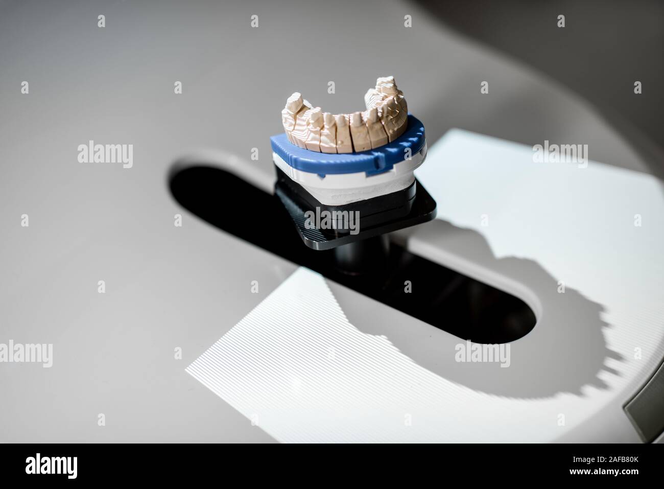 Scanning jaw model on the 3rd scanner in the laboratory, for the ...