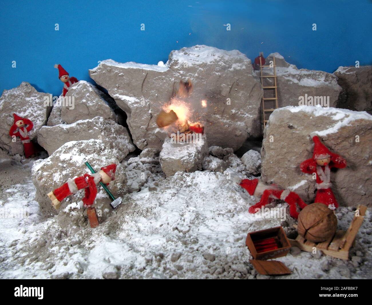 Elves and gnomes hi-res stock photography and images - Alamy