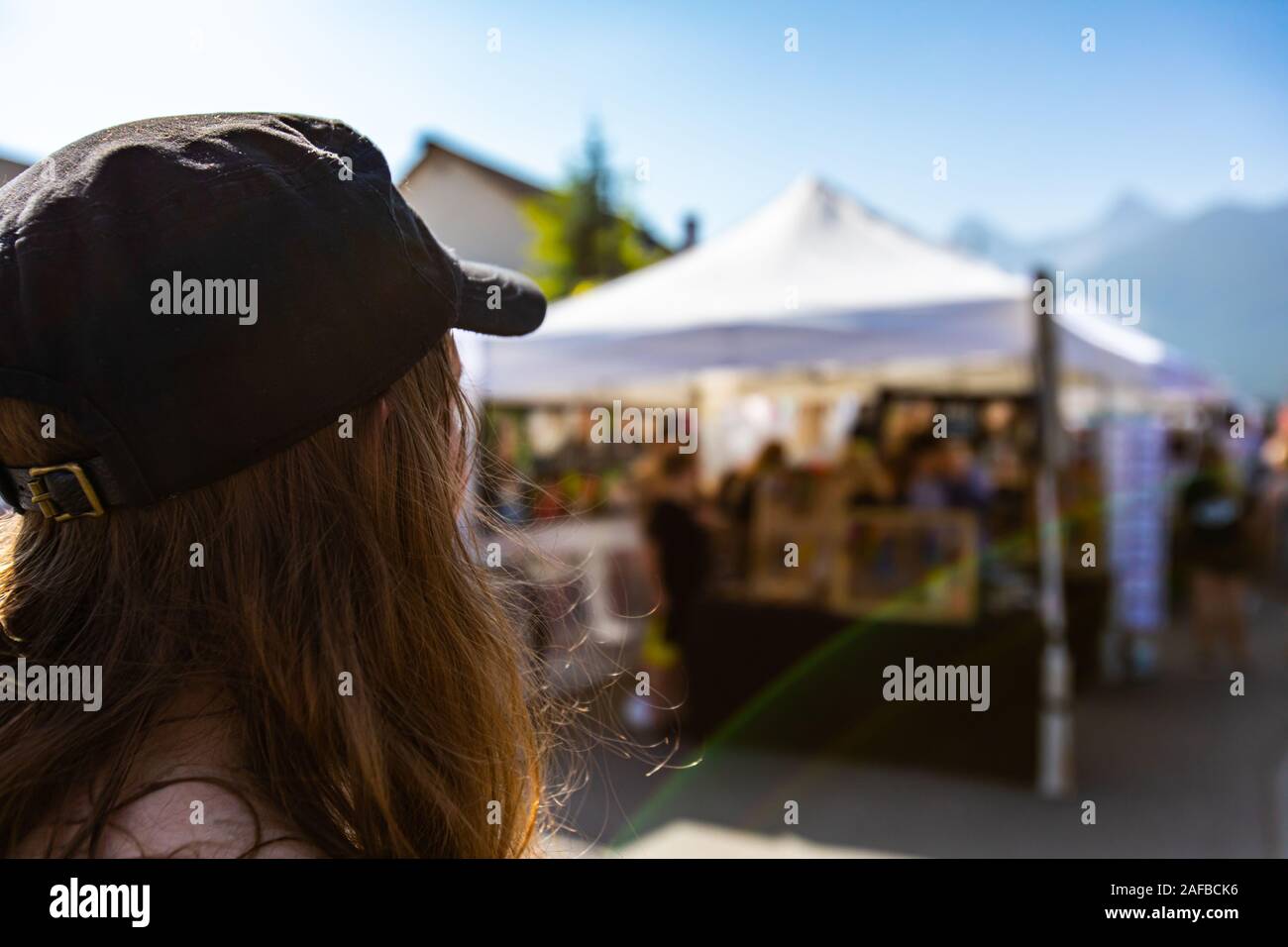 Side view of a womans head hi-res stock photography and images - Alamy