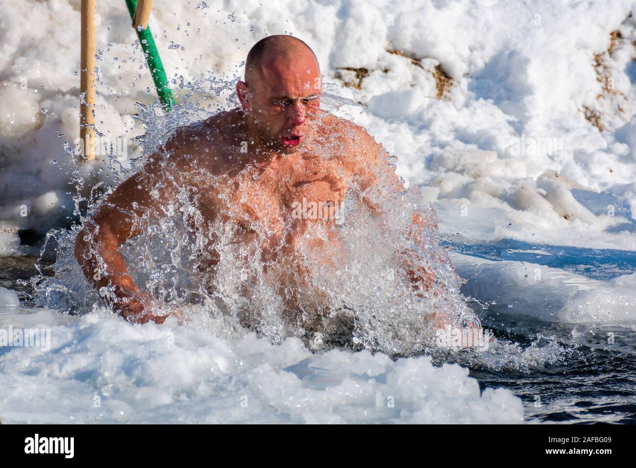Ice bath man hi-res stock photography and images - Alamy