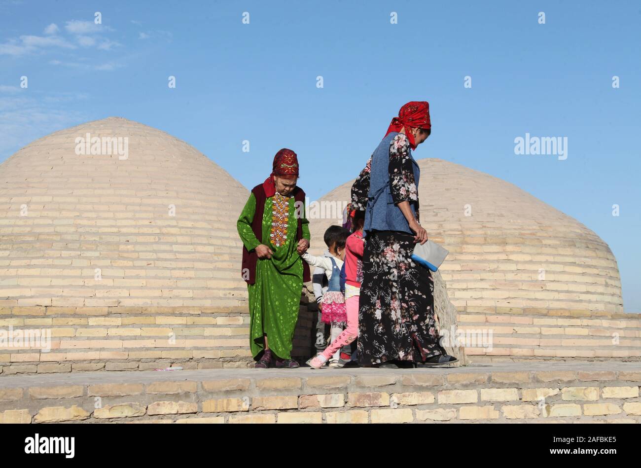 Muslim praying desert hi-res stock photography and images - Alamy