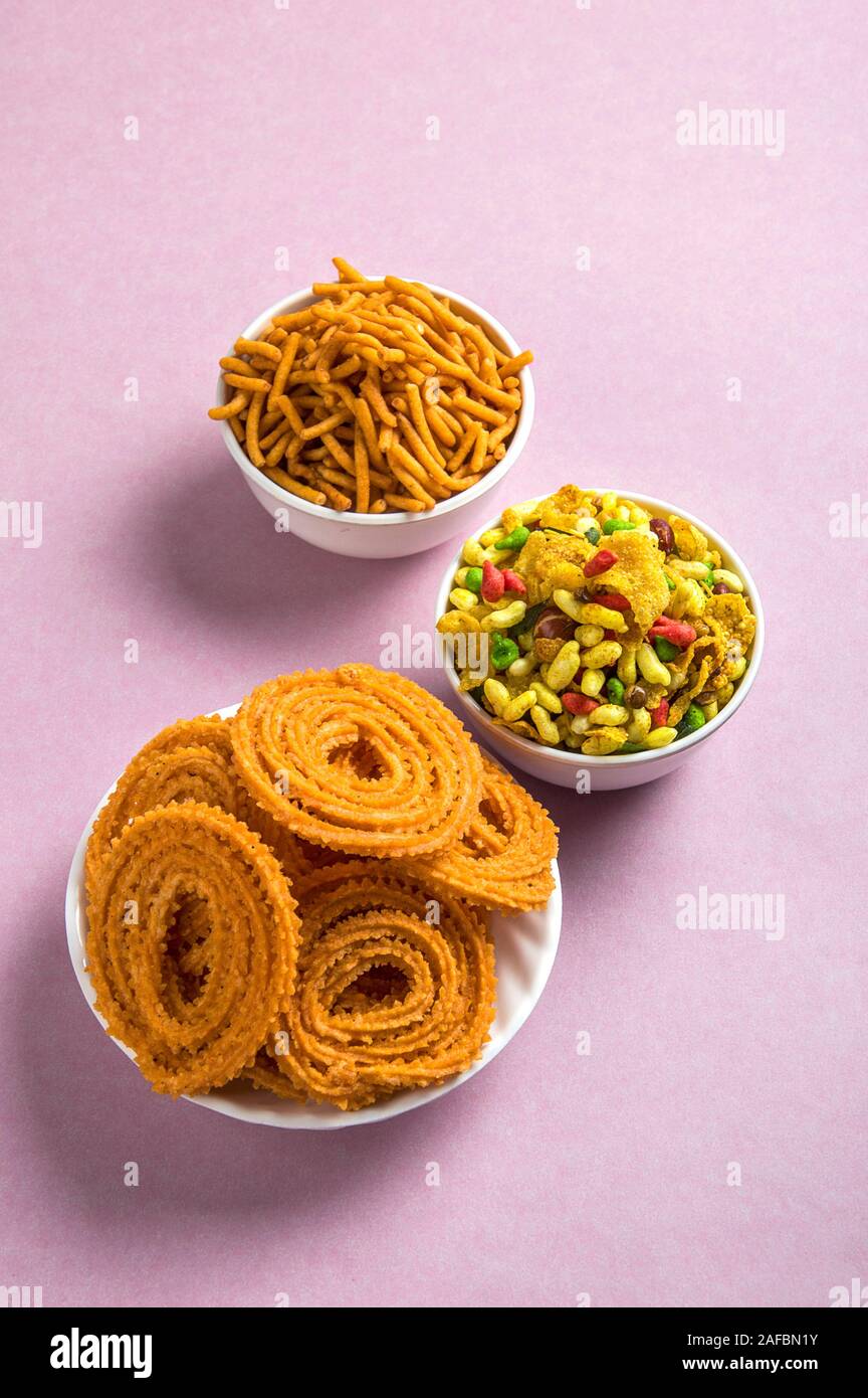 Indian Snack : Chakli, chakali or Murukku and Besan (Gram flour) Sev ...
