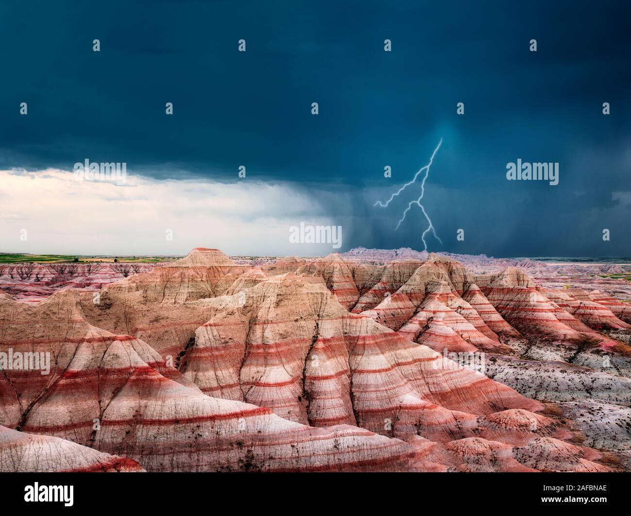 Panoramic lightning hi-res stock photography and images - Alamy