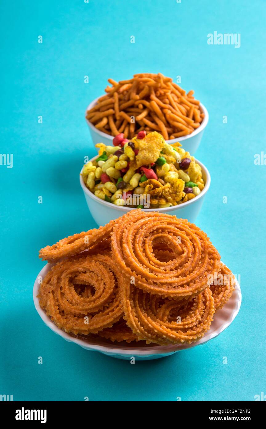 Indian Snack : Chakli, chakali or Murukku and Besan (Gram flour) Sev ...