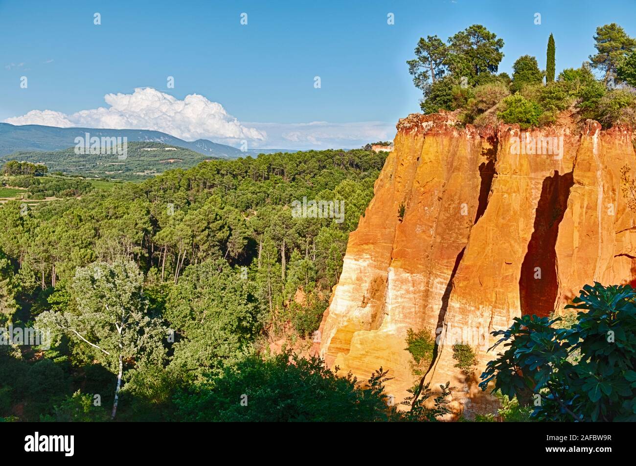 Clay cliff hi-res stock photography and images - Alamy