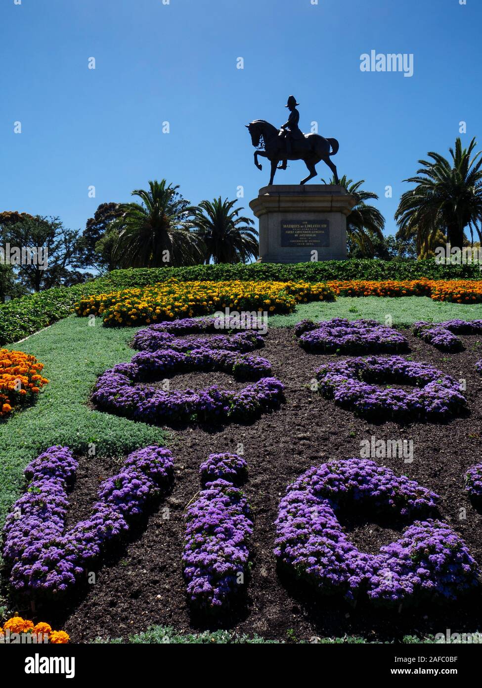 Marquis of Linlithgow monument at Kings Domain park in Melbourne ...