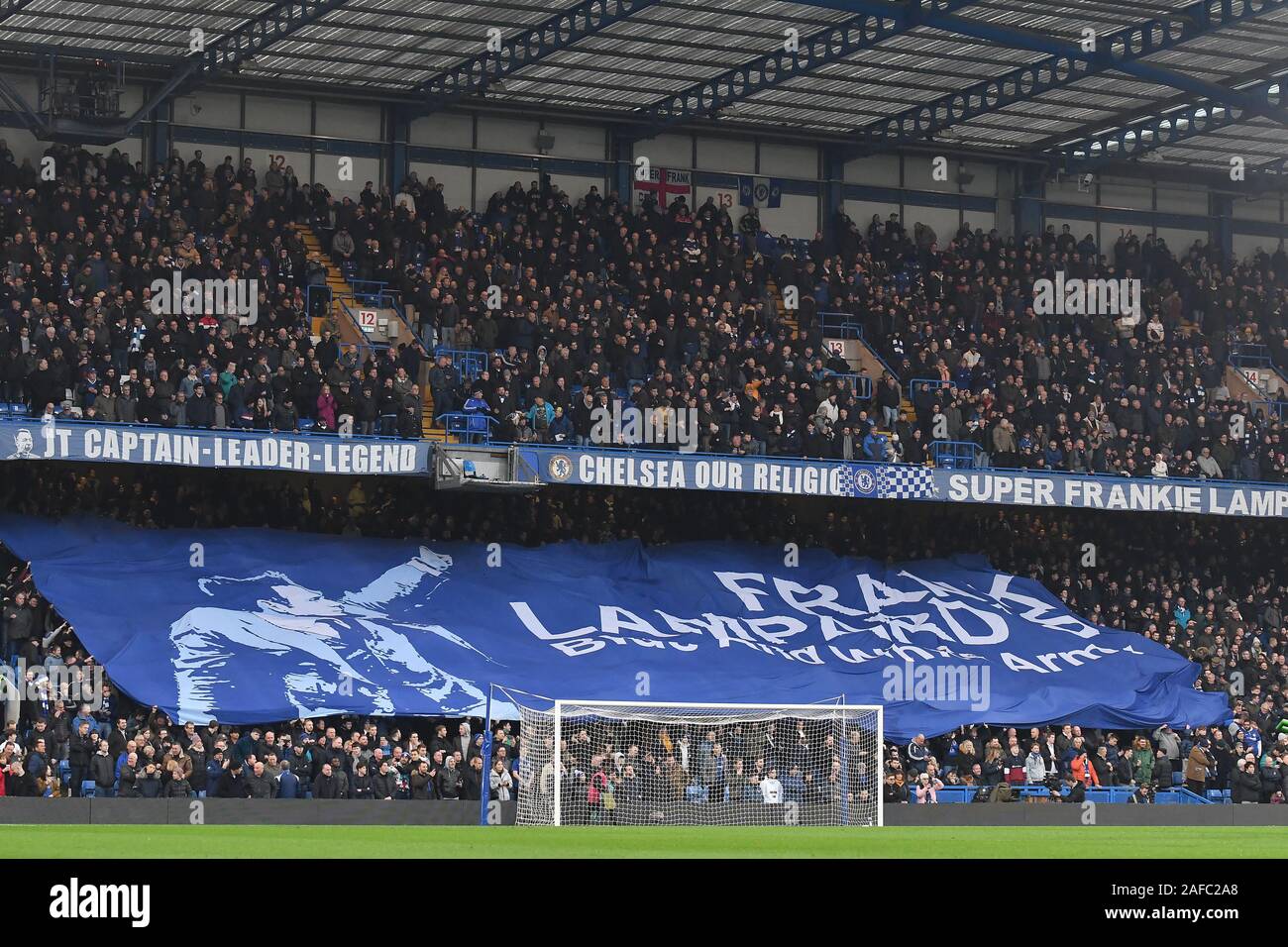 Chelsea fans flag hi-res stock photography and images - Alamy