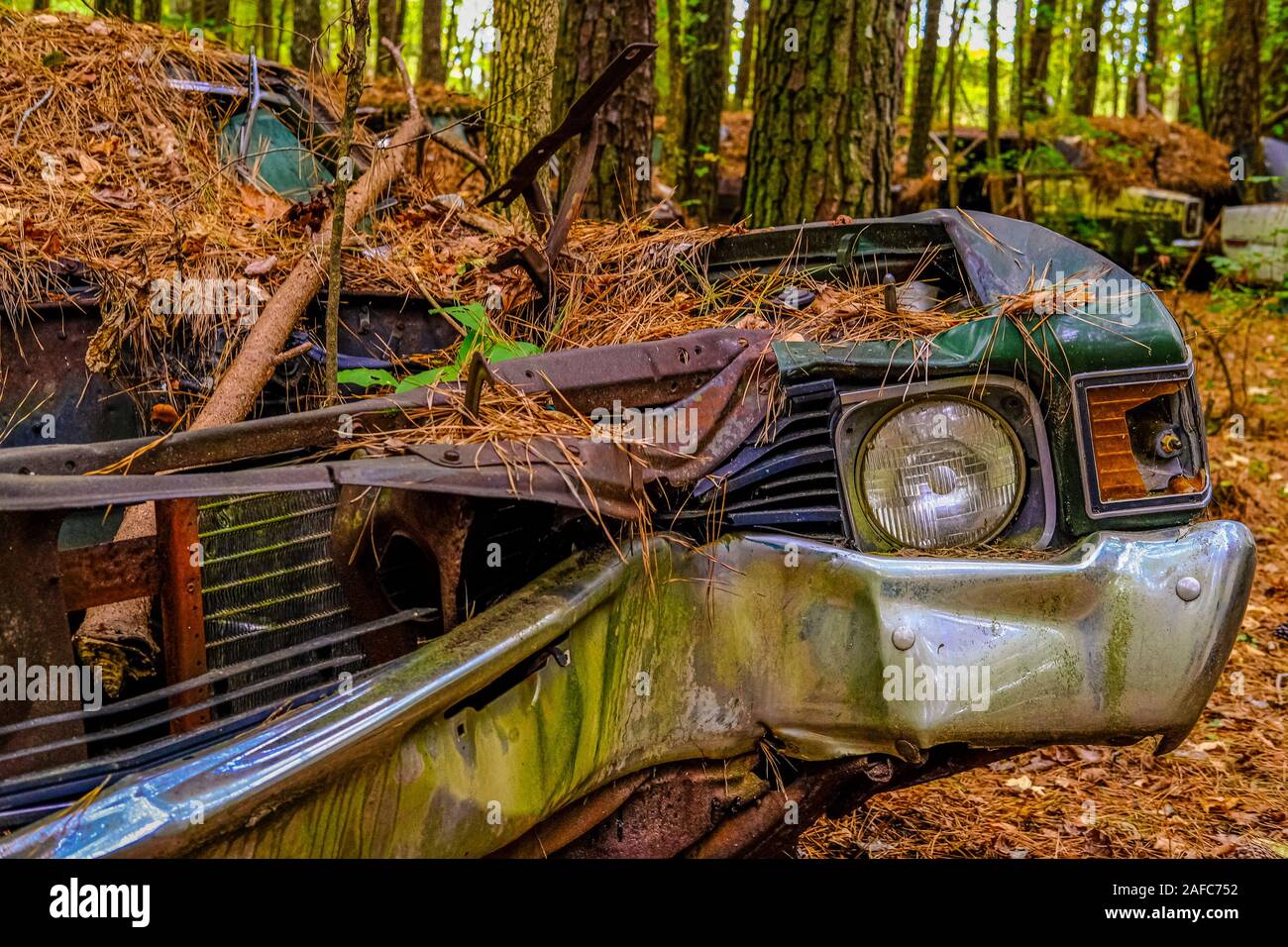 Wrecked classic car hi-res stock photography and images - Alamy