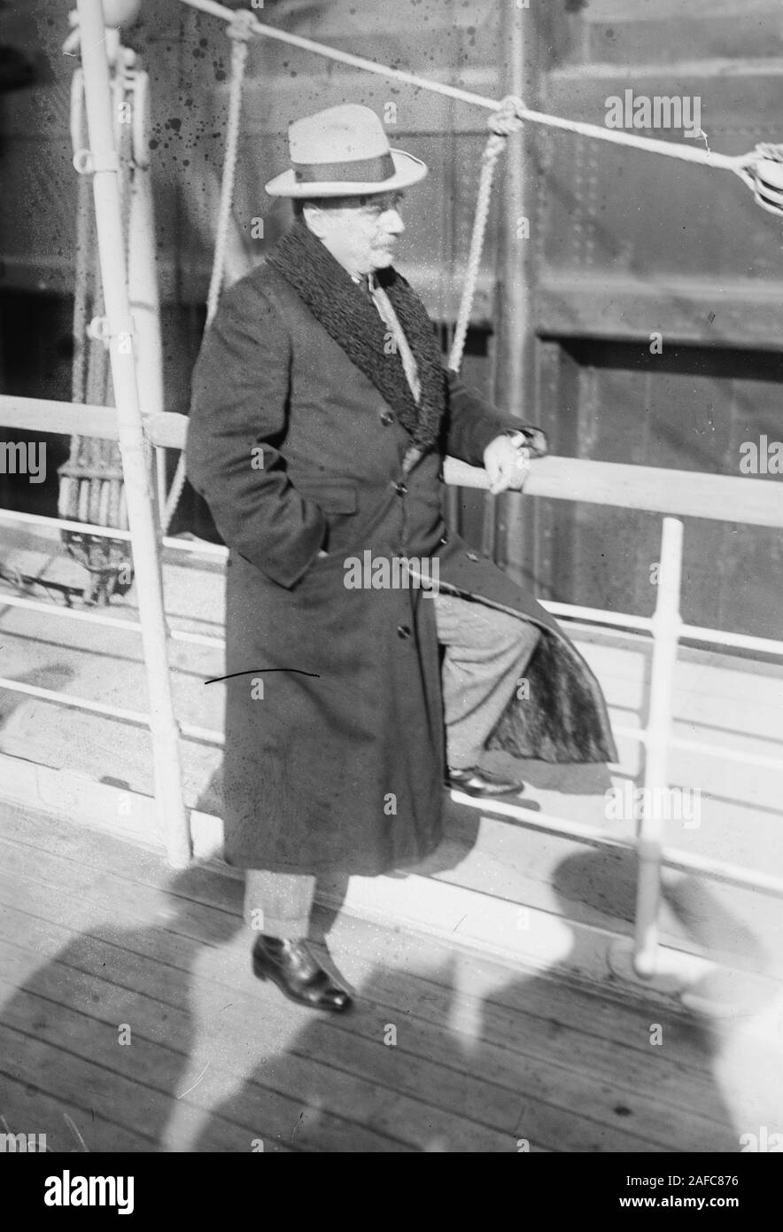 Herbert george wells hi-res stock photography and images - Alamy