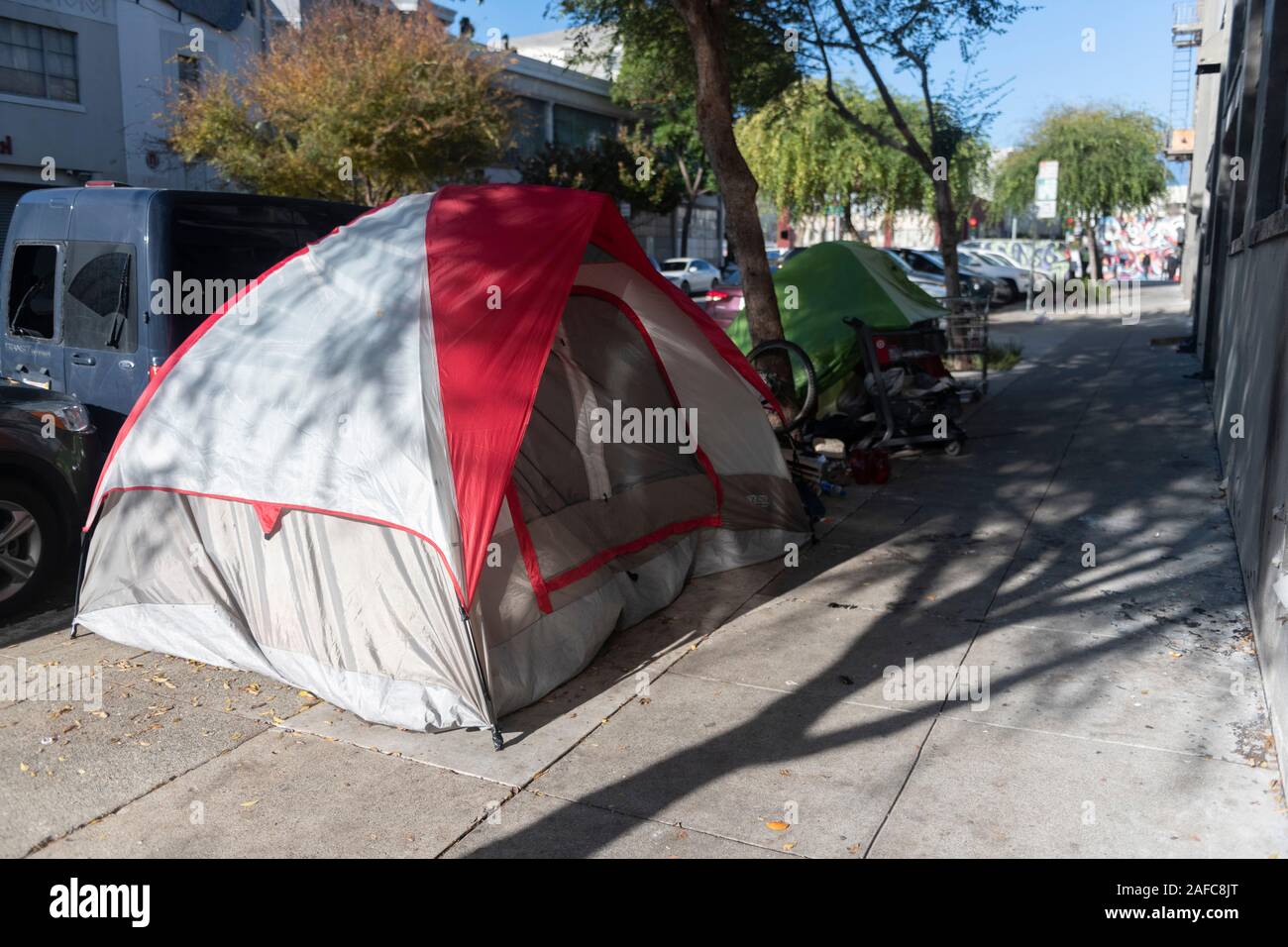 Tent encampment san francisco hi-res stock photography and images - Alamy