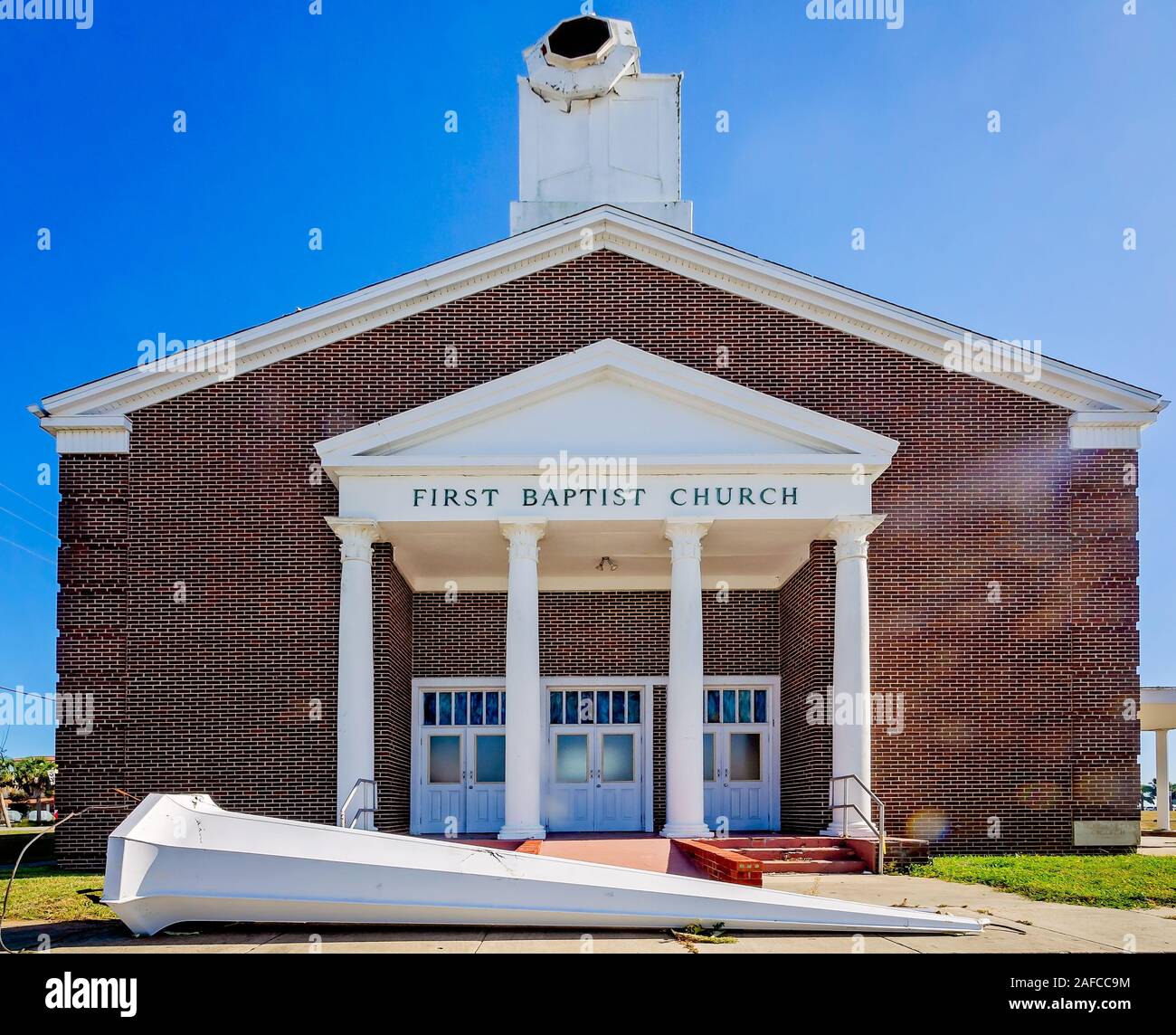 Destroyed church hi-res stock photography and images - Alamy