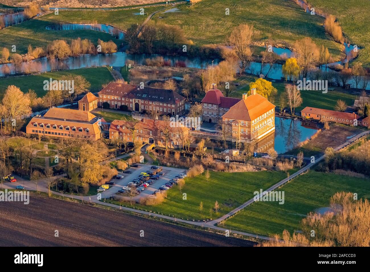 Aerial photo, Castle Oberwerries is a two-winged moated castle in the ...