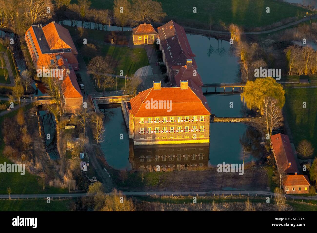 Aerial photo, Castle Oberwerries is a two-winged moated castle in the ...