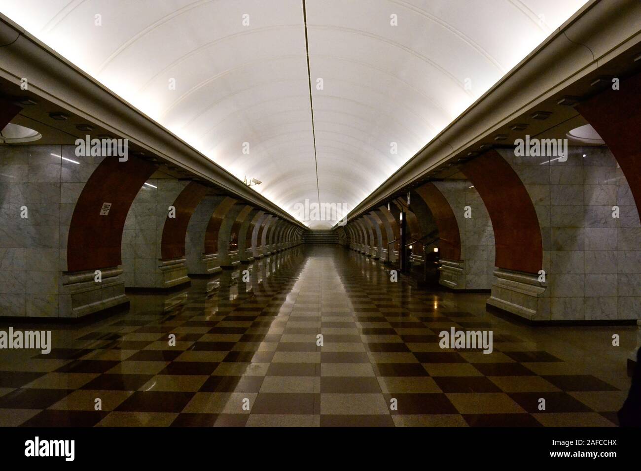 Architecture in the Moscow metro Stock Photo - Alamy