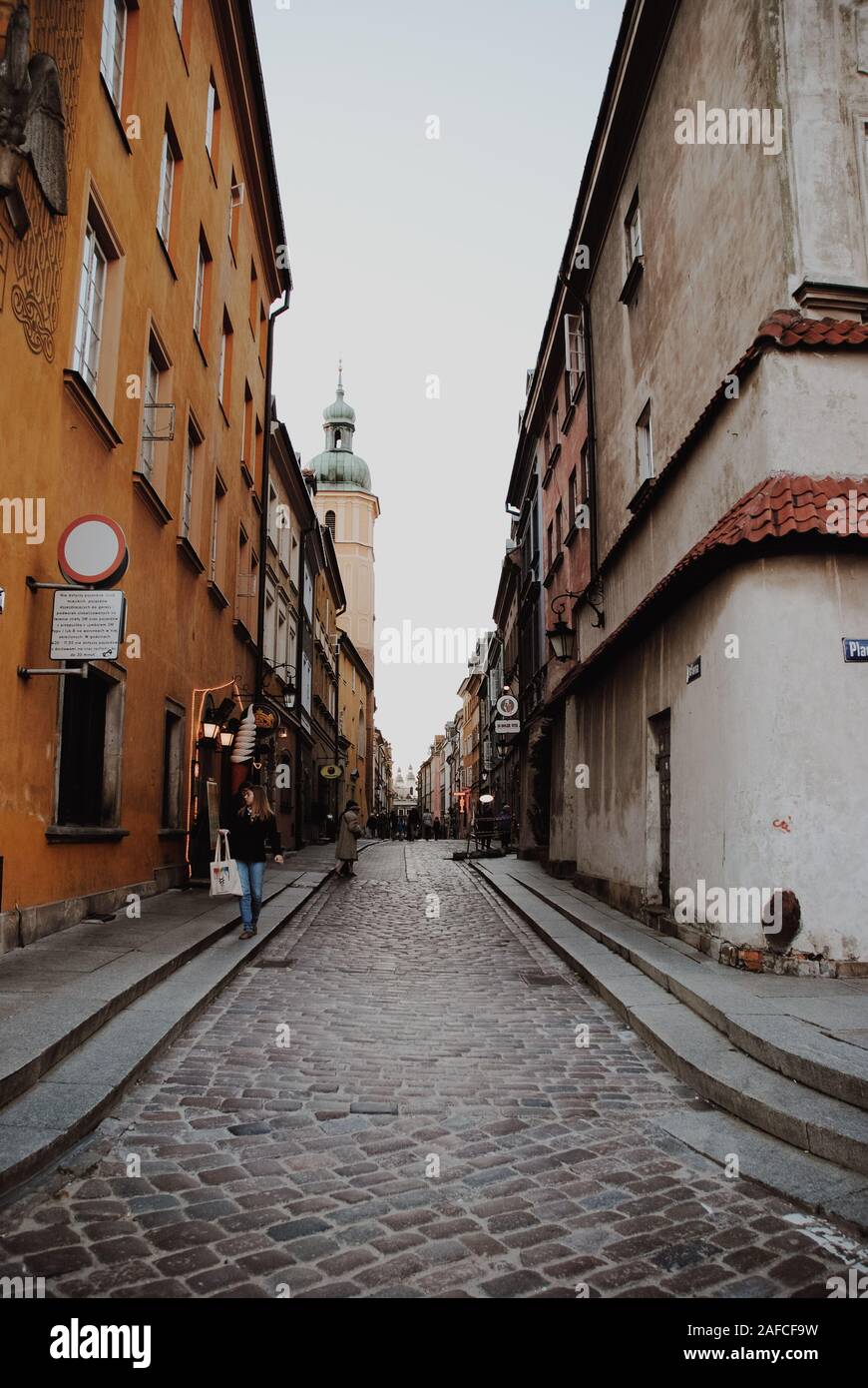 Warsaw old town cobbled streets Stock Photo - Alamy