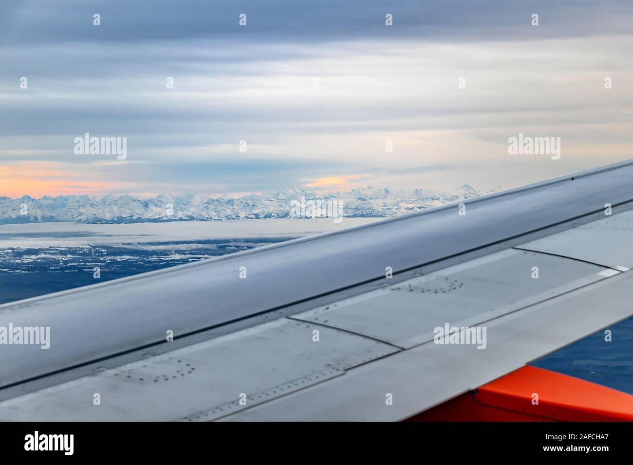 Airplane window frame hi-res stock photography and images - Alamy