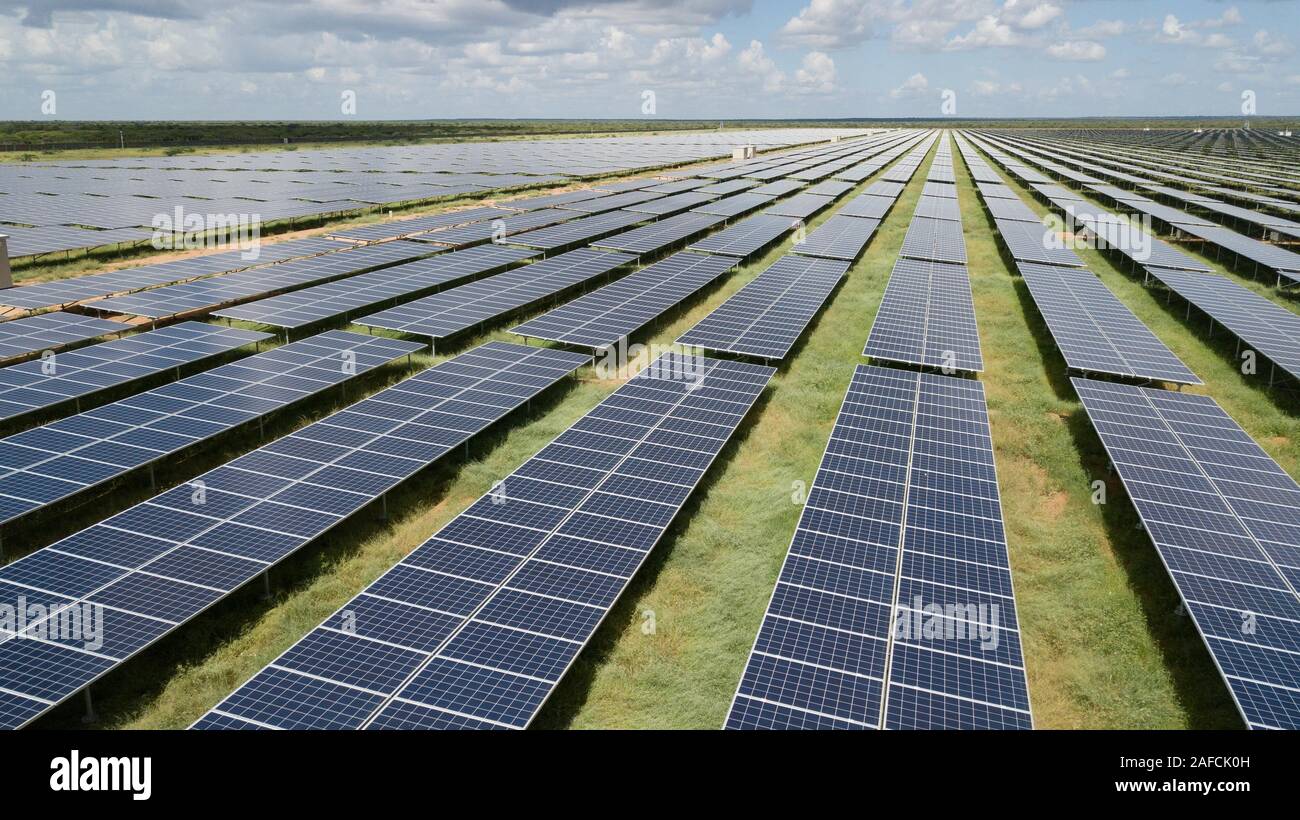 China solar farm africa hi-res stock photography and images - Alamy