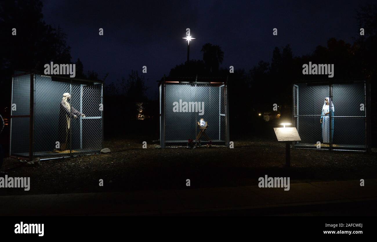 Refugees in cages hi-res stock photography and images - Alamy