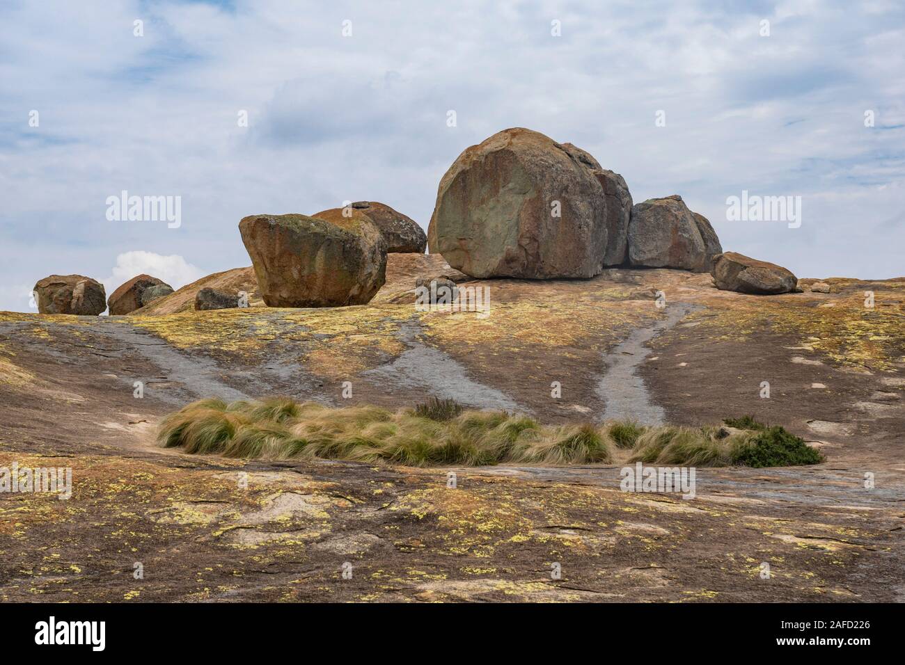 Balancing rocks zimbabwe hi-res stock photography and images - Alamy