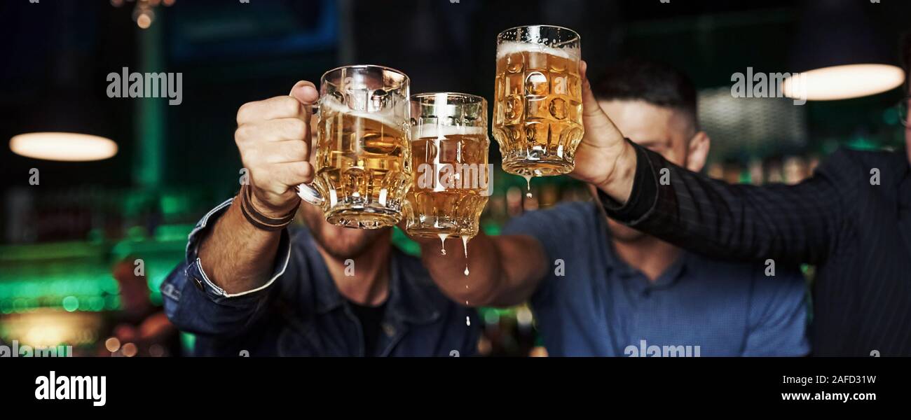 Knocking bar hi-res stock photography and images - Alamy