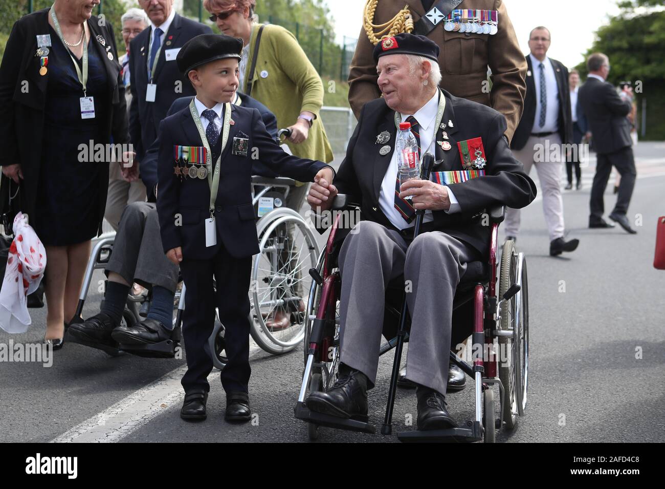 PA REVIEW OF THE YEAR 2019 D-Day veteran John Quinn meets George Sayer ...