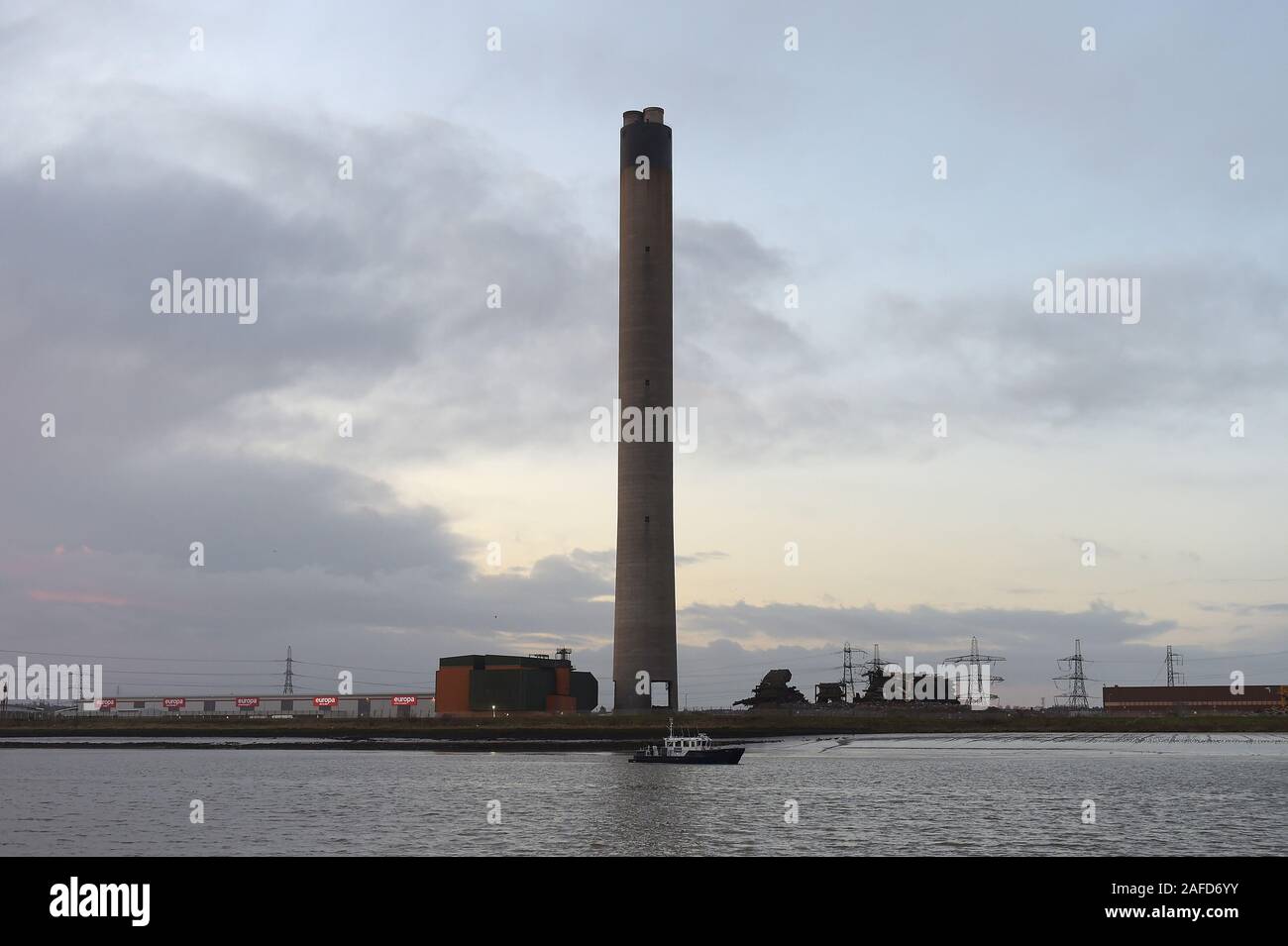 Littlebrook power station in dartford hi-res stock photography and ...