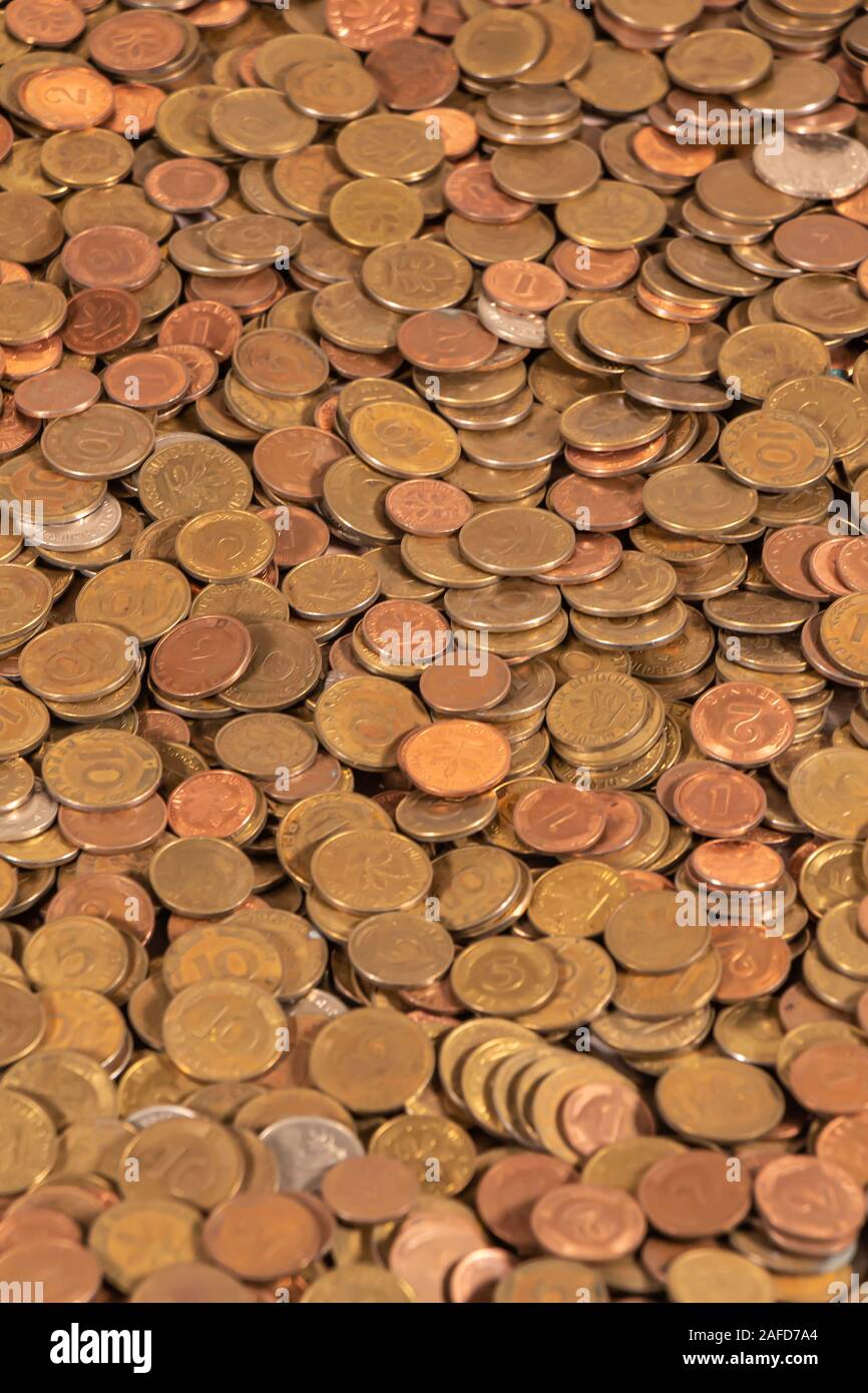 Silver copper coins hi-res stock photography and images - Alamy